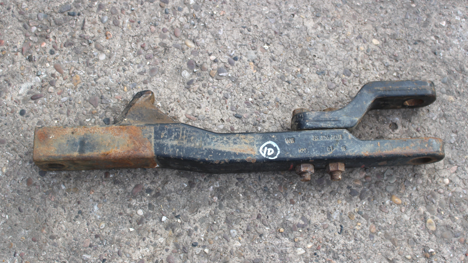 Used Puma / Maxxum Drawbar. Used used tractor parts